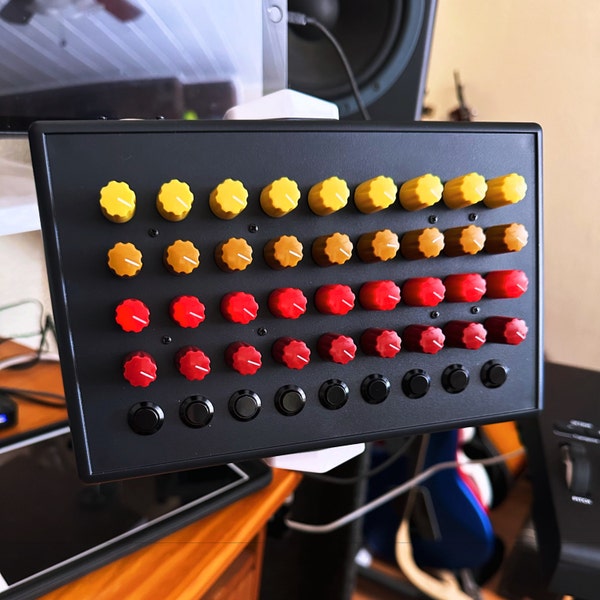 Midi Controller BB-XL / 8 LED Arcade Buttons / 96 Potentiometers / Din ...