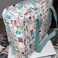 BEE SEWING KIT Bee Applique Design With Contents Zip Case Super Quality ...