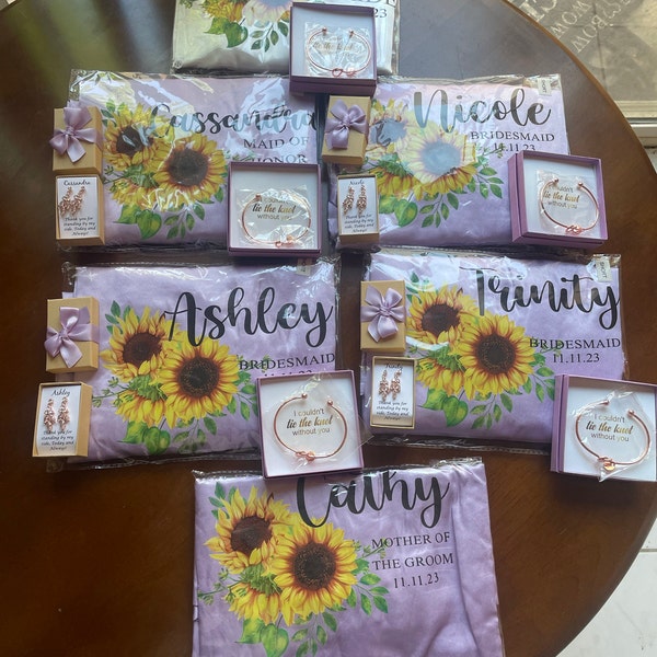 Personalized Bride and Bridesmaid Robes, Bride's Gift, Custom Robes ...