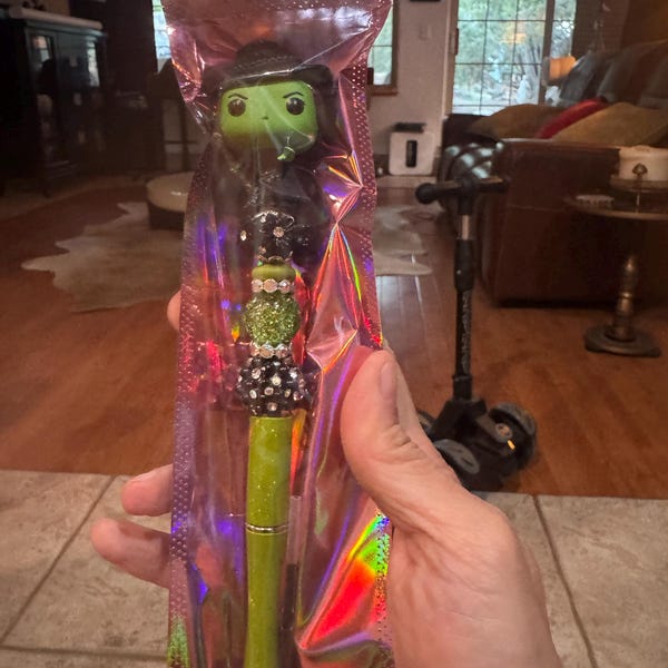 Wicked Pen | Elphaba Pen | Glinda Pen | Wizards of Oz Collectables ...