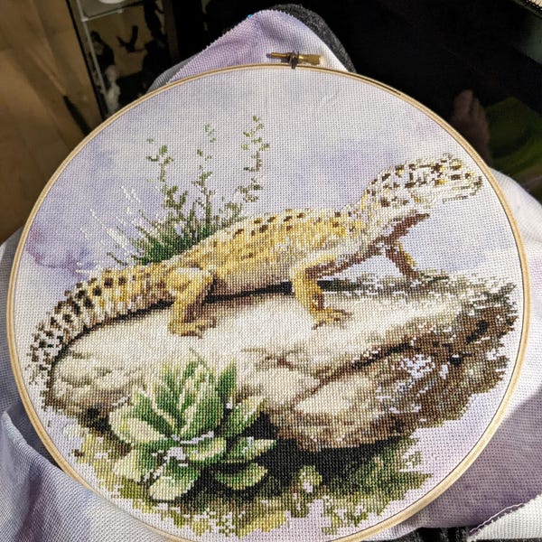 Leopard Gecko Cross Stitch Pattern - Realistic Gecko Lizard on Rock ...