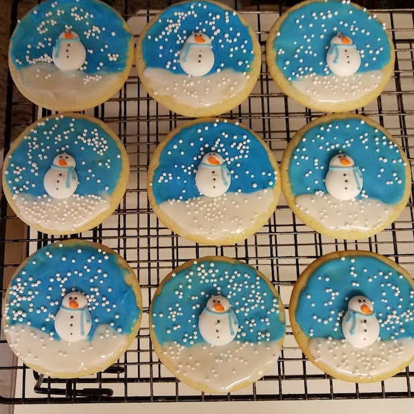 Made to Order | 1 Dozen Royal Icing Snowmen | 1 Inch | Cupcake Toppers ...