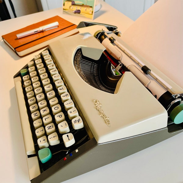 1975 Princess 500 Portable Typewriter - Etsy