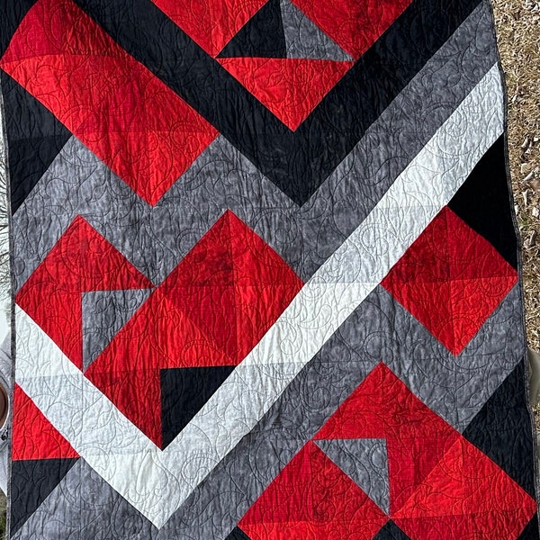 Pathways 2022 Throw Grey-blue Colourway Quilt Pattern, Contemporary ...