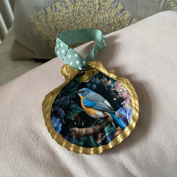 Natural Oyster Shell Keyring, Premium Gold or Silver Finish, Ideal Gift ...