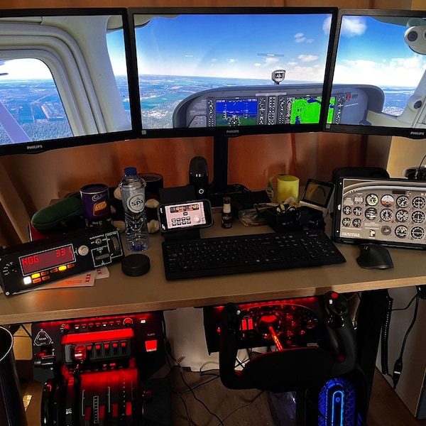 Honeycomb Alpha Yoke, Honeycomb Bravo Throttle and Logitech Panel ...