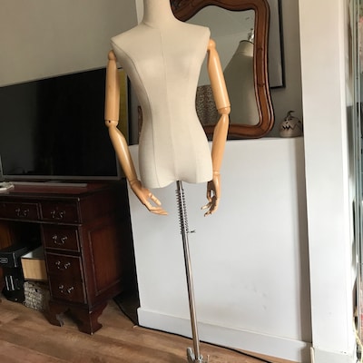 White Color Round Mannequin Head Base Stand - Etsy