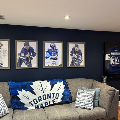 Saquon Barkley Hurdle v2 New York Poster, Canvas, Football Print ...