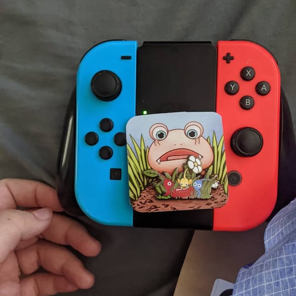 Pikmin Enamel Pin - Etsy