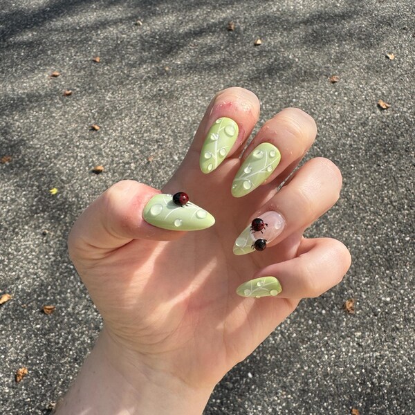 Custom Amazing 3d Mysterious Back Snake Long Stiletto Press on Nails ...