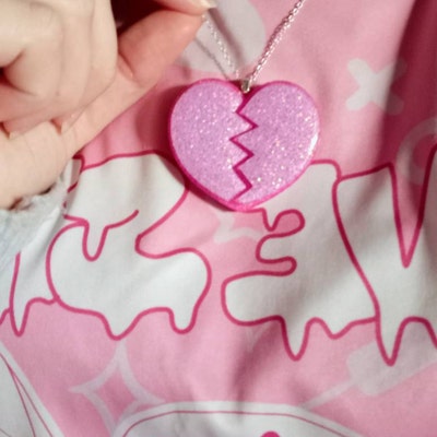 B GRADE Hazbin Hotel Charlie Resin Keychain, Hazbin Hotel Charlie ...