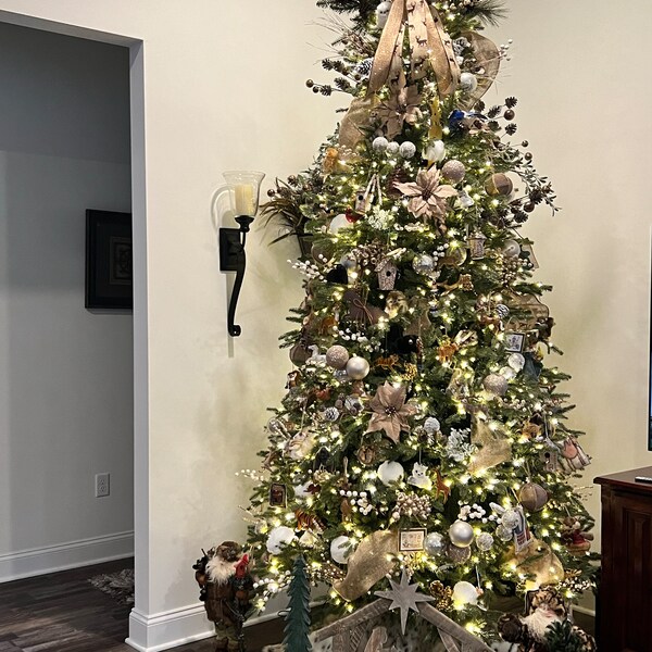 Red Velvet & Berries With Bows on Burlap Ribbon 12 Wide Bow 6 Streamers ...