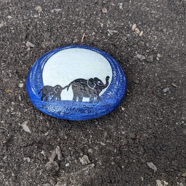 Skunk Painted Rock, Animal Painted Stone, Skunks, Home Decor and Gifts ...