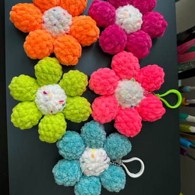 Crochet Flower Keychain Pattern No Sew Etsy