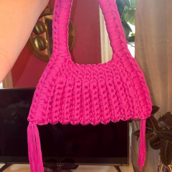 The TRIANGLE Tote Bag Crochet Pattern by LOOSENDS - Etsy