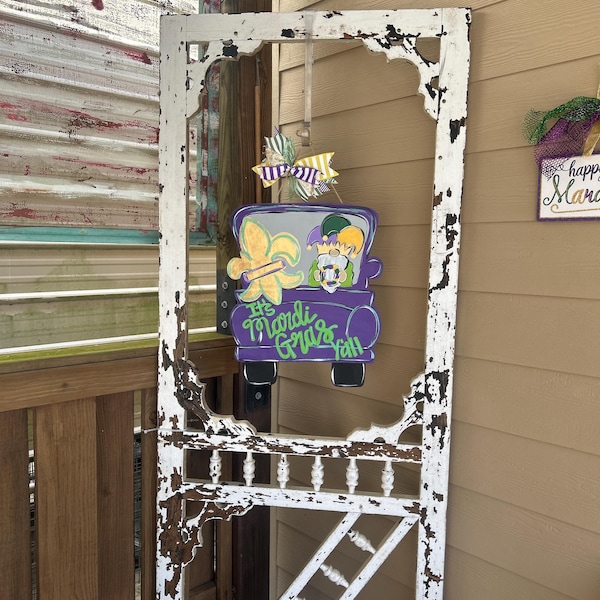 Mardi Gras Sign Mardi Gras Wreath Bead Dog Sign Mardi Gras Beads ...