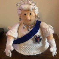 Queen Elizabeth II Tea Cosy Knitting Pattern - Etsy Canada