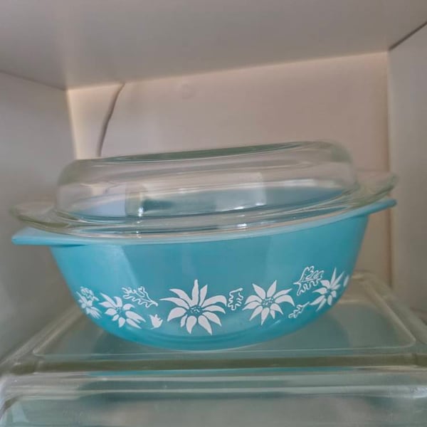 Vintage Extremely Hard to Find Agee (australian) Pyrex 'flower Power ...