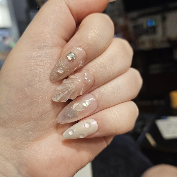 Hand-painted Free-style Seashell 3D Summer Almond Press on Nails ...