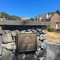 Custom Made Cast Bronze Signs & Plaques - Personalized Logo/crest ...