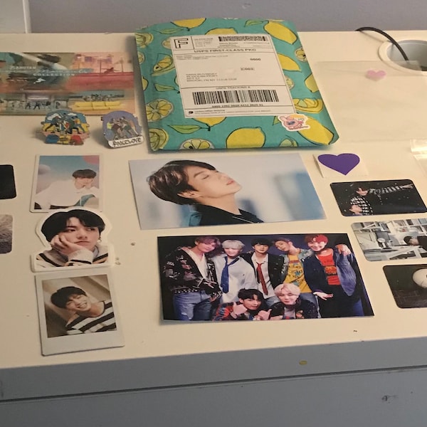 Choreo Set! | 3 BTS Pins - DNA, Fake Love, Boy With Luv | Bangtan ...