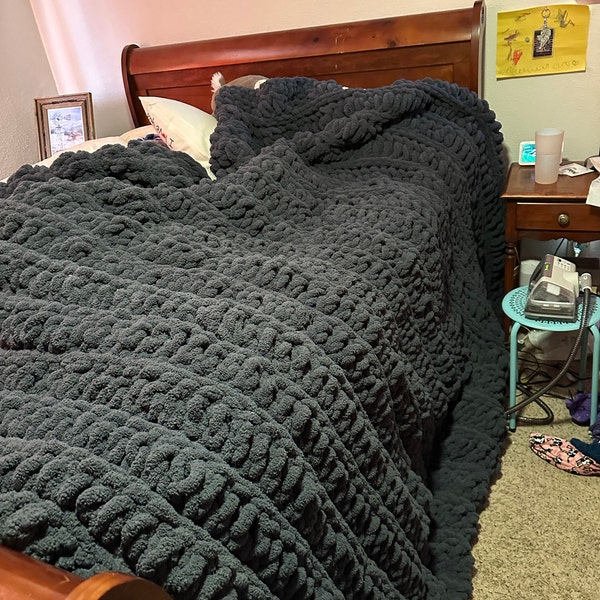 CROCHET PATTERN & VIDEO/ Chunky Cabin Throw, Jumbo Blanket Yarn Pattern ...