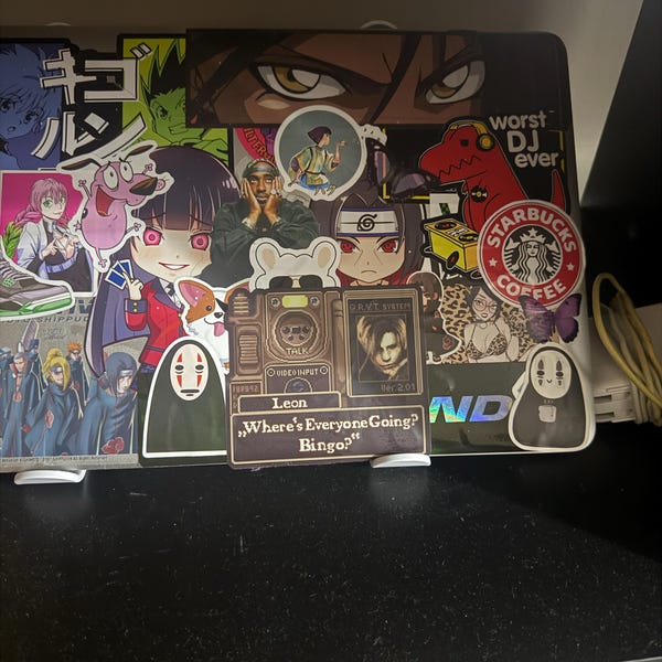 Resident Evil 4 Sticker, Leon Kennedy Sticker, Pixel Art Sticker ...