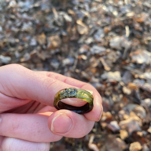 Mens Forest Ring With Wood and Moss, Nature Wooden Wedding Rings, Wood ...