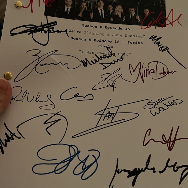 The Vampire Diaries Series Finale TV Script With Signatures Autographs ...