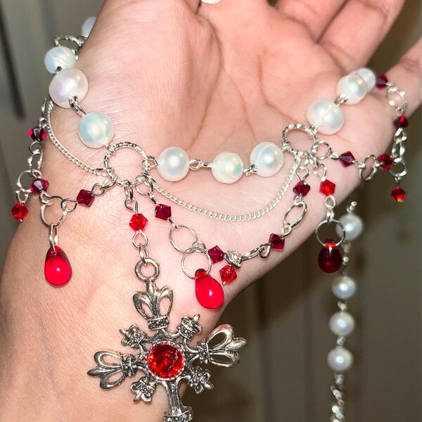 Vampires Kiss Necklace | Beaded Chain, Goth, Grunge, Alternative ...