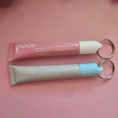 Laneige Keychain Cap key Ring Included Chapcaddie Chapstick and Lip ...