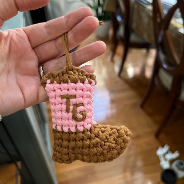 Dillon the Armadillo Crochet PATTERN | Low Sew Crochet Amigurumi ...