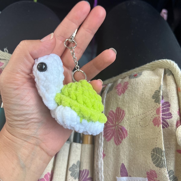 Turtle Keychain Pattern | No Sew Keychain Patterns | Crochet Keychains ...