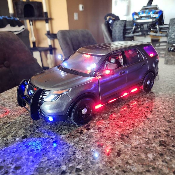 1/18 Scale Gray Unmarked Police Die-cast Ford Explorer Model Replica ...