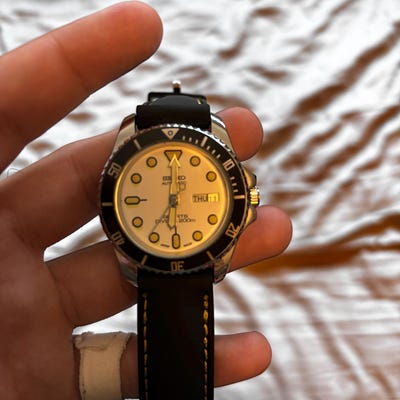 Swiss Made Vintage Hand Winding Mens Wrist Watch Tear Drop Lugs Red ...