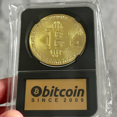 24K Gold Bitcoin Cryptocurrency Coin Novelty Bitcoin Plaque & Souvenir ...