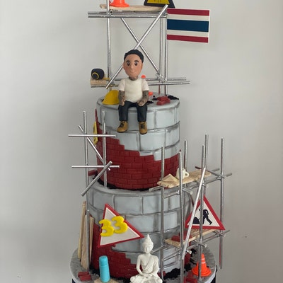 Personalised Seated Male Figure Fondant Cake Topper - Etsy