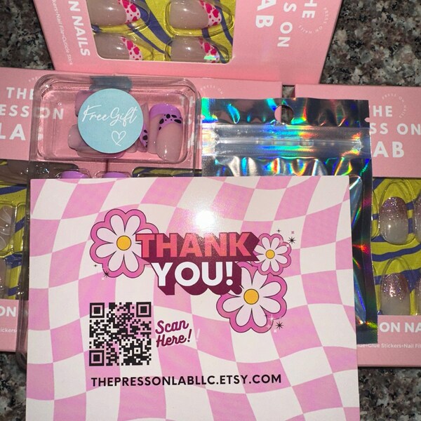 24 Pcs Floral Checkerboard Press-on Nail Set/ Almond Shape - Etsy