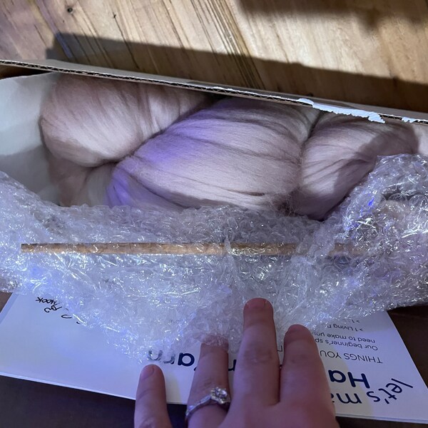 LEARN TO SPIN - Beginner's Spinning Kit With Drop Spindle and Merino ...