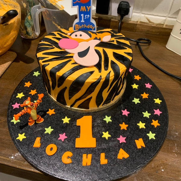 Edible Fondant Tigger Cake Topper Personalised Large. - Etsy UK