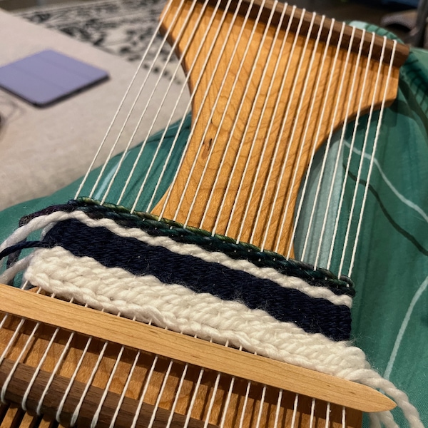 The "minnow" Small Hand Held Loom - Etsy