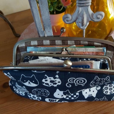 Japanese Traditional Pattern, Metal Frame Shoulder Bag, Beige, Kiss ...