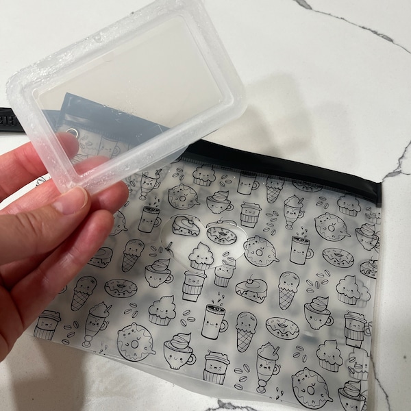 Wet Wipes Mini Pouch Baby Travel Mini Wipe Case Mini Wet Wipe Dispenser ...