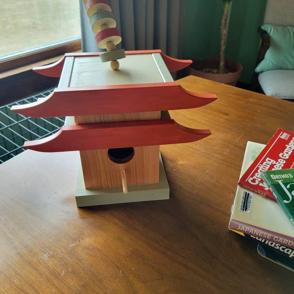 Jinja Vogelhaus, hängendes Vogelhaus im Freien, Pagode, asiatisches ...