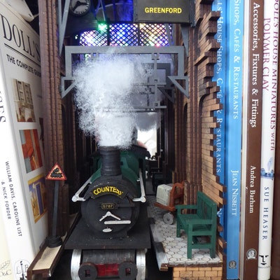 Train Platform Themed Book Nook Shelf Insert DIY Alley Book Nook Kit ...