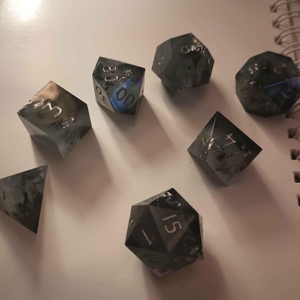 Gravensworn - Smoke Dice, Handmade Resin Sharp Edge Dice Set for Dnd, D ...
