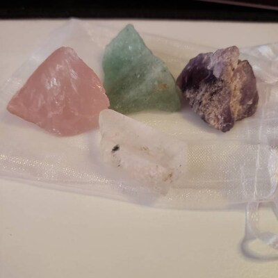 Attract Love Stone Set Heart Chakra Raw Crystal Love Set Manifest Love ...