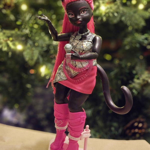 Mini Wall Doll Shelf Securely Show off Your Ghouls in Even the Tightest ...