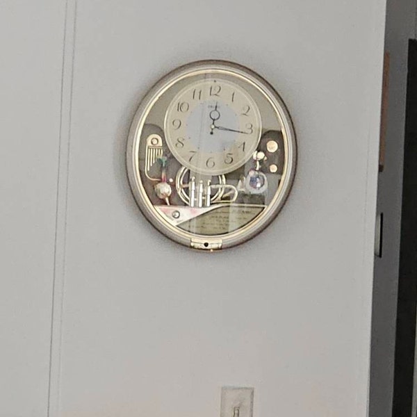 Seiko Melodies in Motion Swarovski Wall Clock * Castle and Trumpeting ...