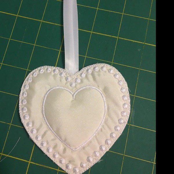 ITH Hanging Heart Machine Embroidery Design - Etsy